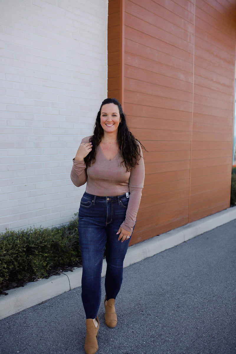 Meet The Models - Genna – Abela Story